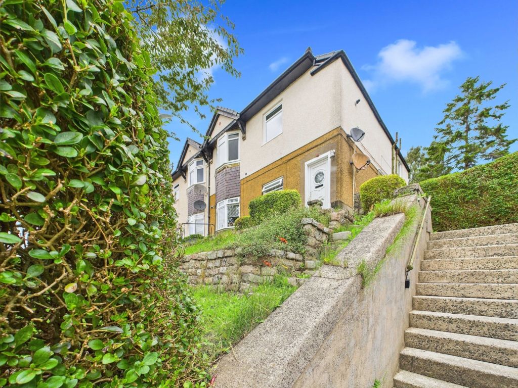 Dundee Drive - Three Bedroom Upper Cottage Flat To Let In Cardonald ...